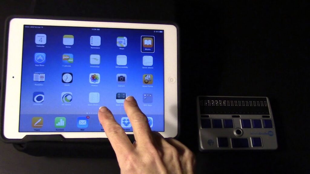 The Complete Guide to Refreshable Braille Displays – Business Bib